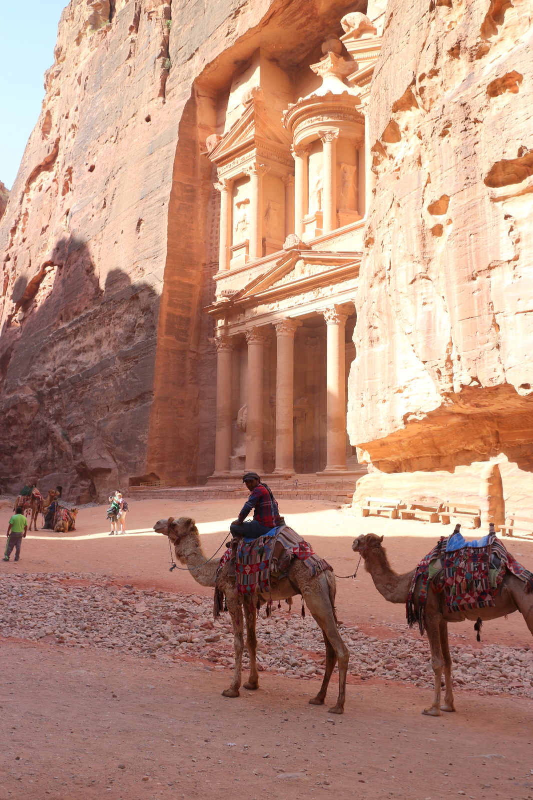 Keskellä historiaa Jordaniassa: Petra | Lainelainen